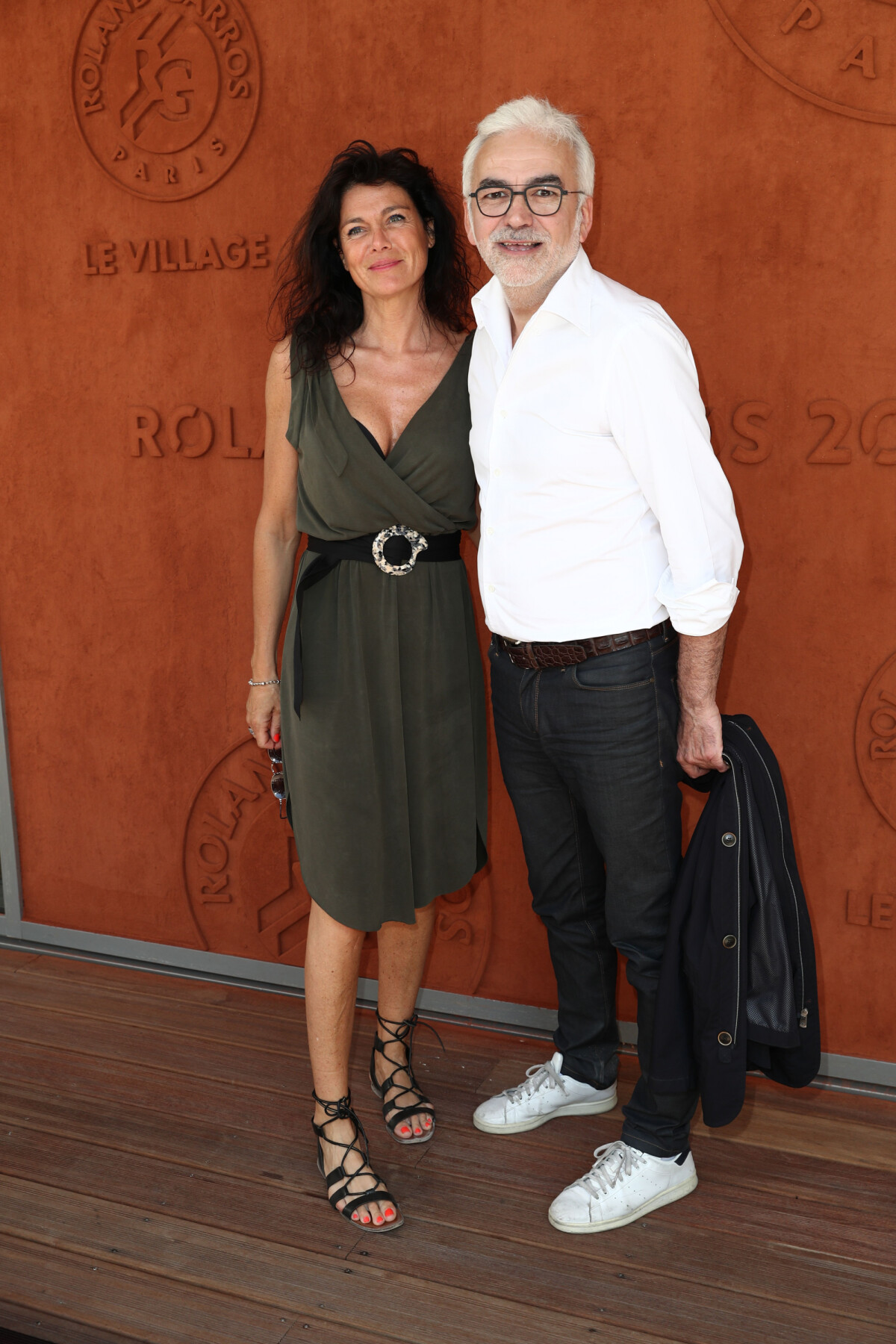 Photo : Pascal Praud et sa femme au village lors des internationaux de ...