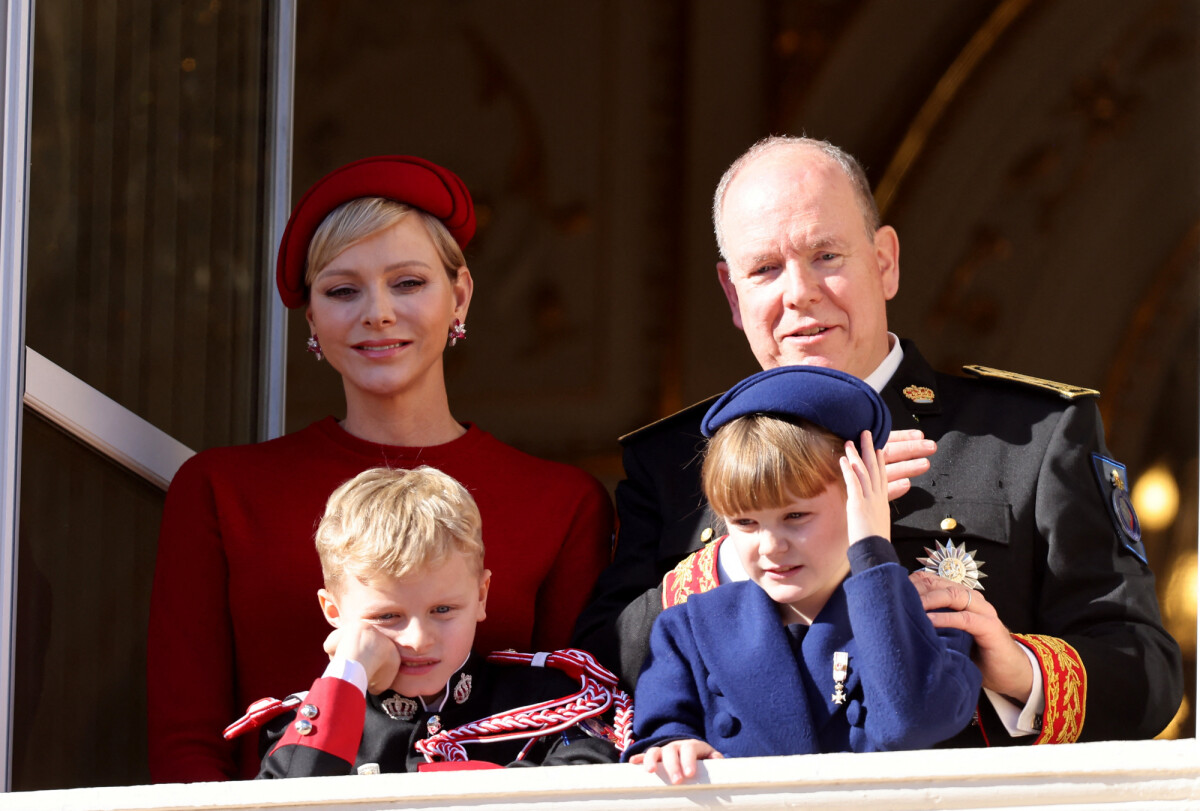 Photo : Le prince Albert II et la princesse Charlene de Monaco, et leurs enfants le prince ...
