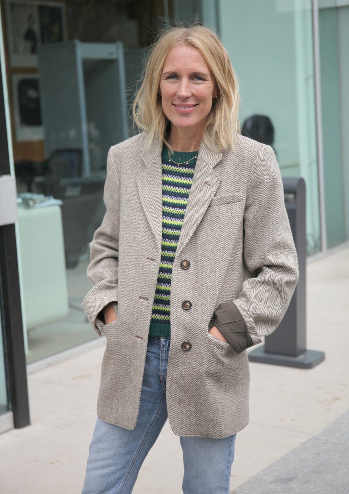 Photo : Exclusif - Agathe Lecaron arrive dans les studios de Radio ...