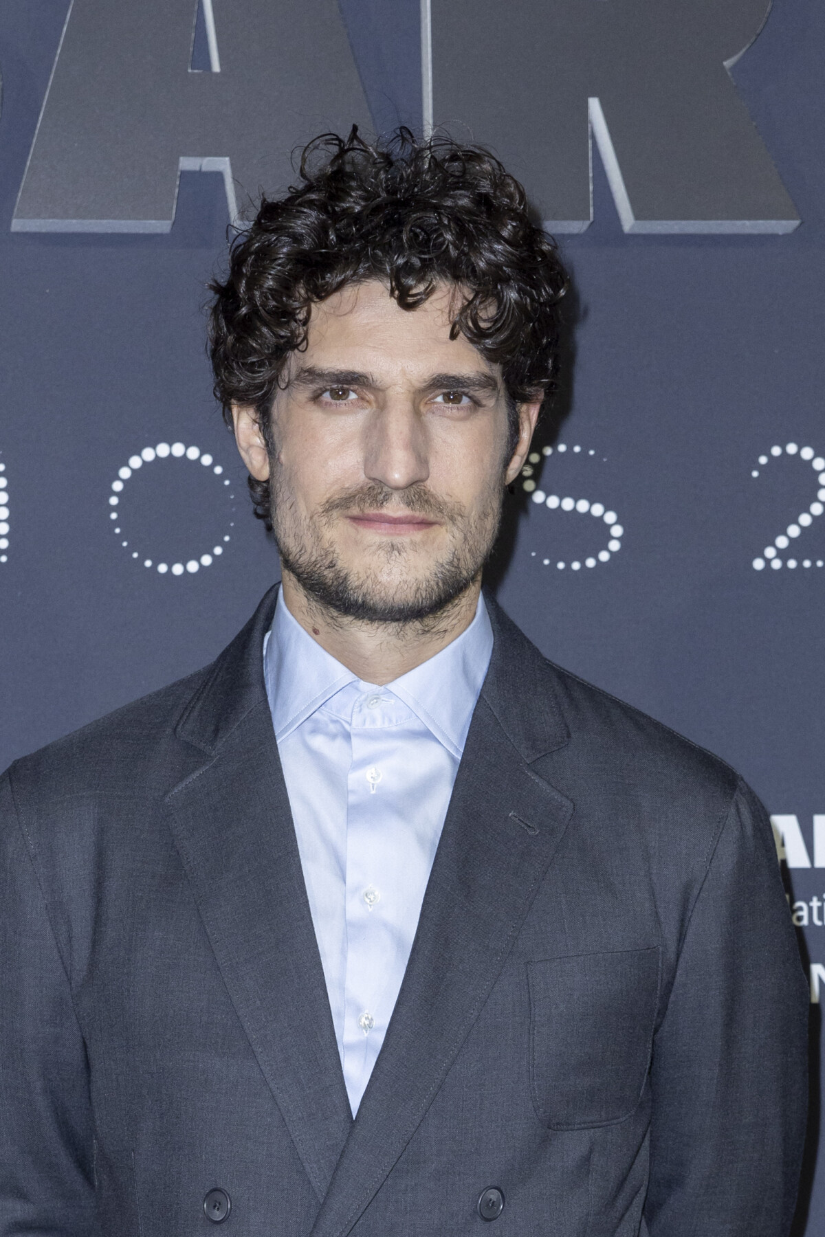 Photo : Louis Garrel au photocall du dîner César Révélations 2024 à L ...
