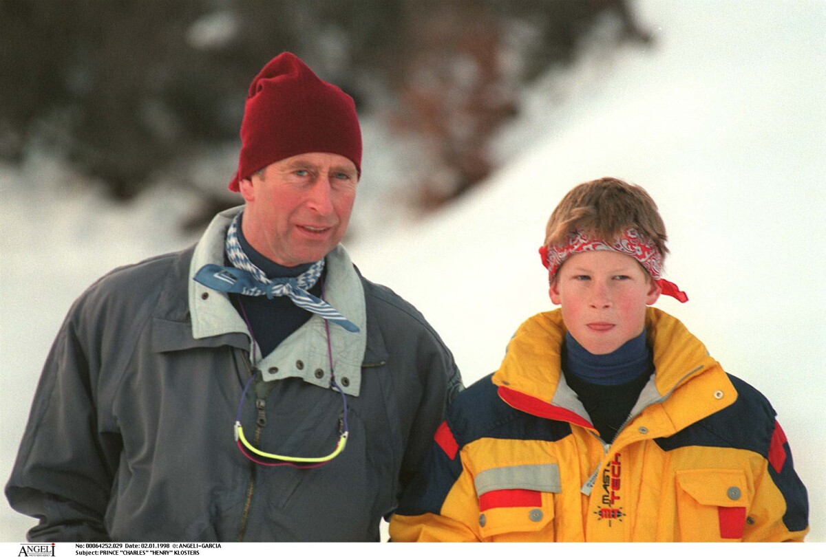 Photo : Le prince Charles et le prince Harry font du ski. - Purepeople