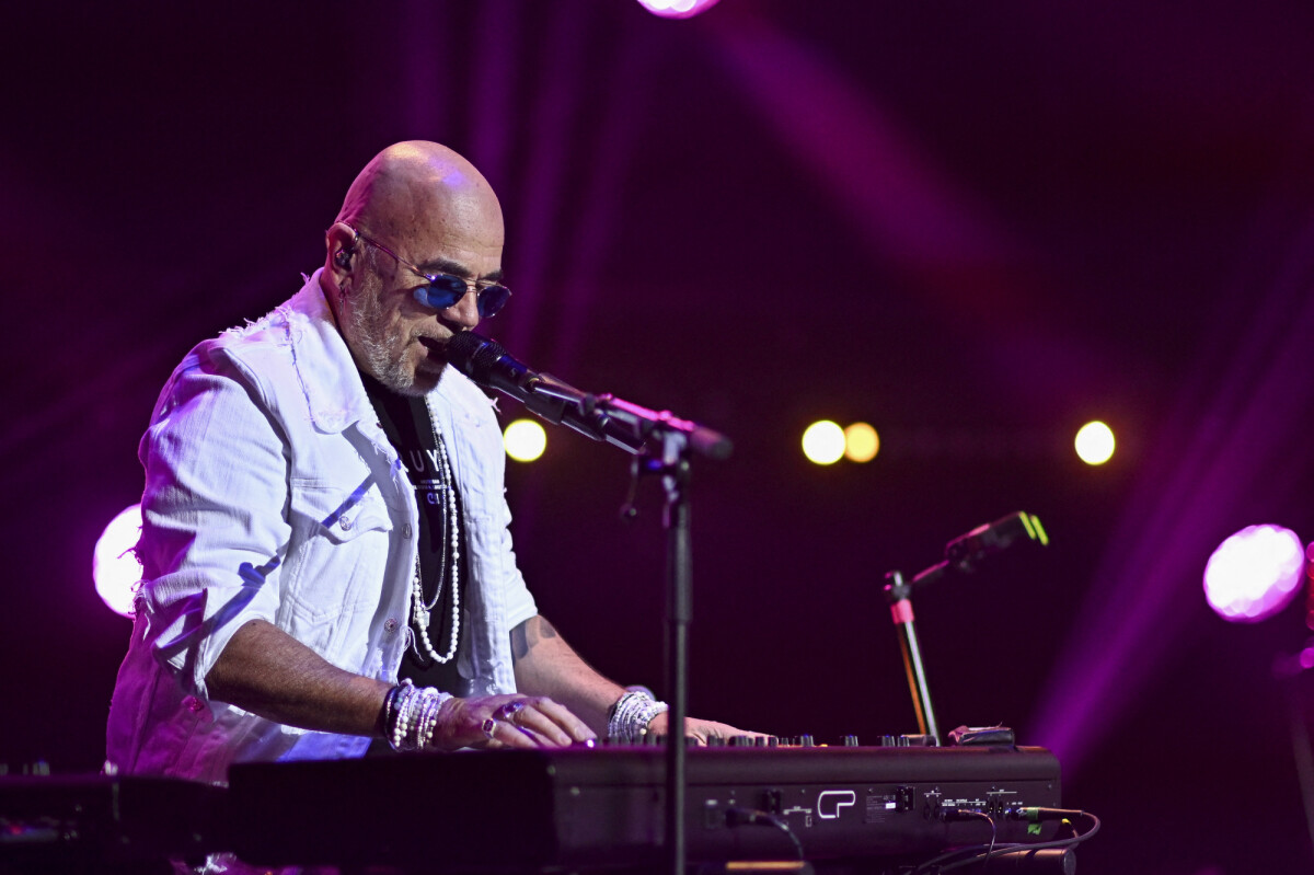 Photo : Exclusif - Pascal Obispo sur scène lors du concert "Leurs voix ...