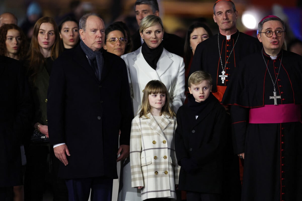 Photo : Après avoir salué maires et autres politiques, Charlene et ...