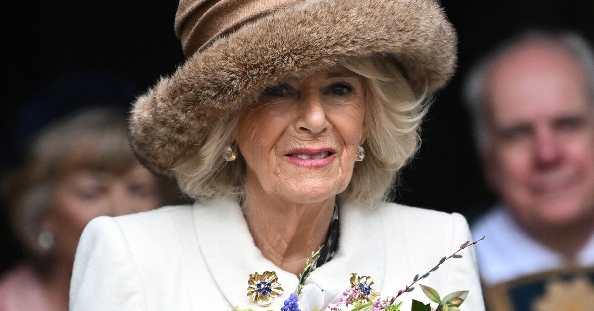 Camilla Parker Bowles En Solo Elle Assure Une Première Historique