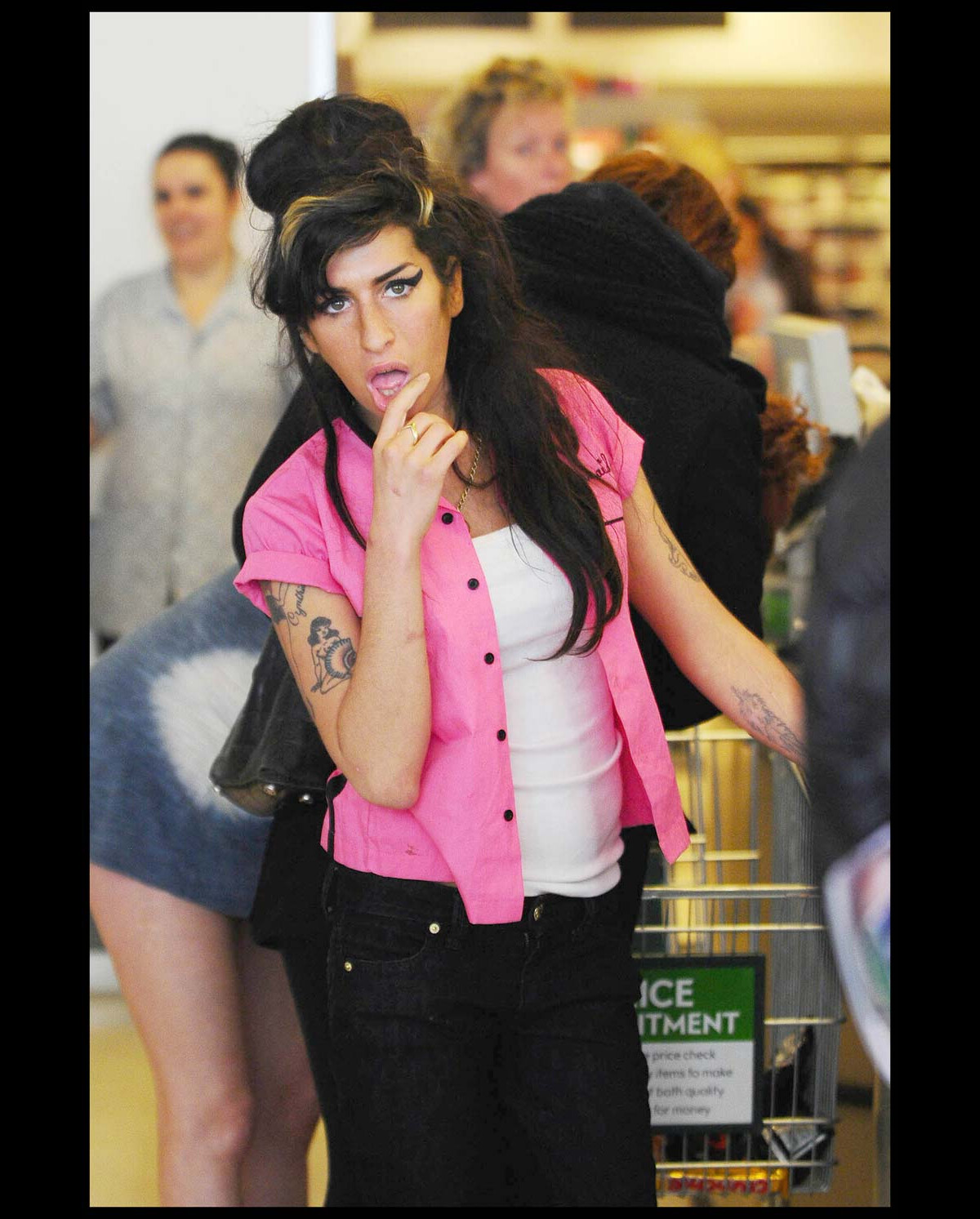 Photo : Amy Winehouse fait ses courses chez Waitrose, dans le centre de ...