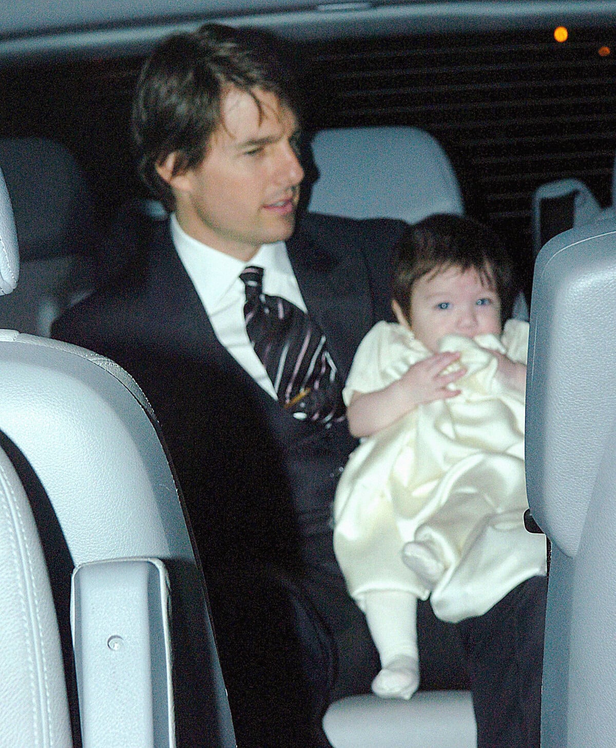 Photo : Suri est née de la troisième union de Tom avec Katie Holmes Tom ...