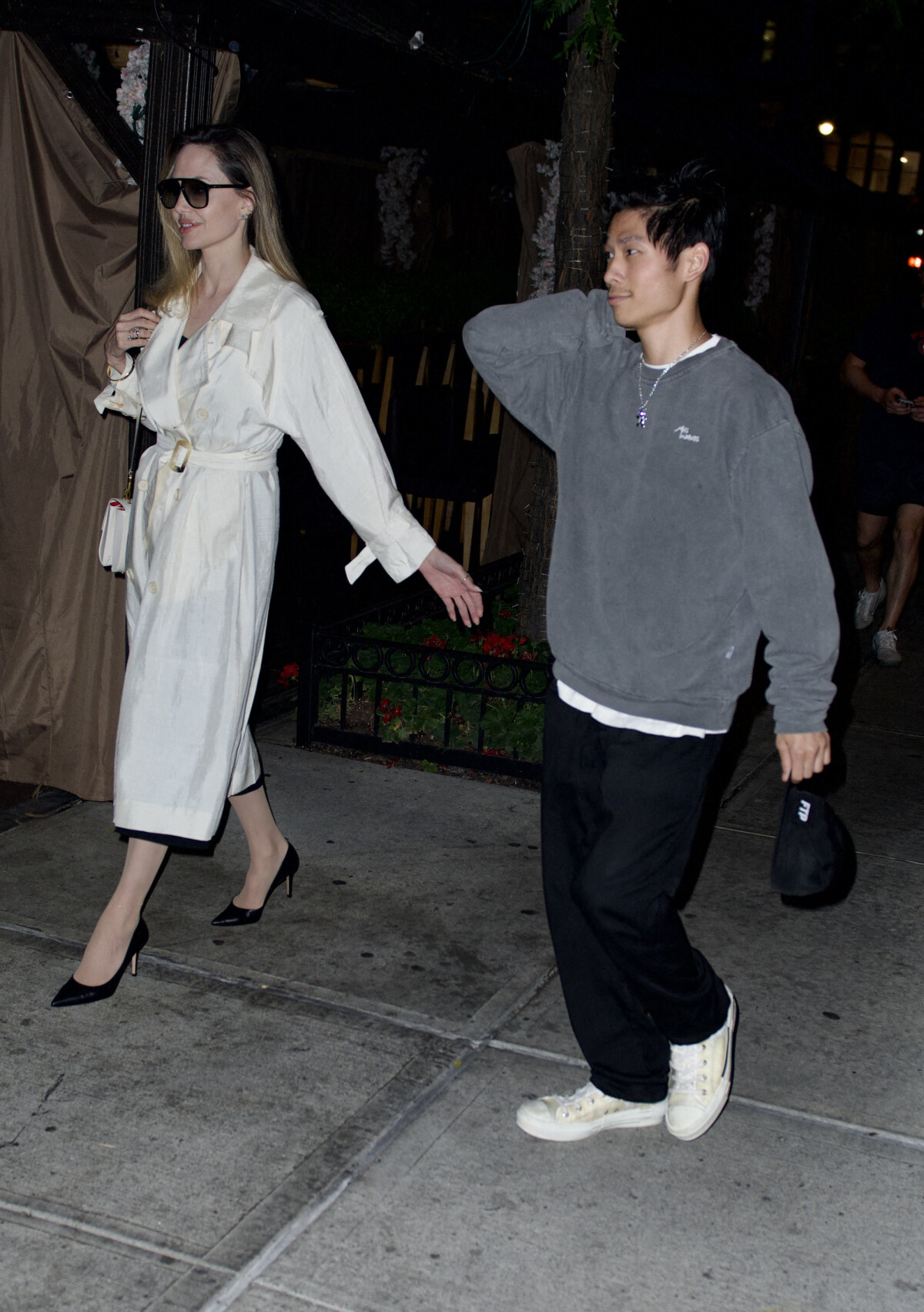 Photo : Angelina Jolie, Maddox Chivan Jolie-Pitt vont dîner au ...