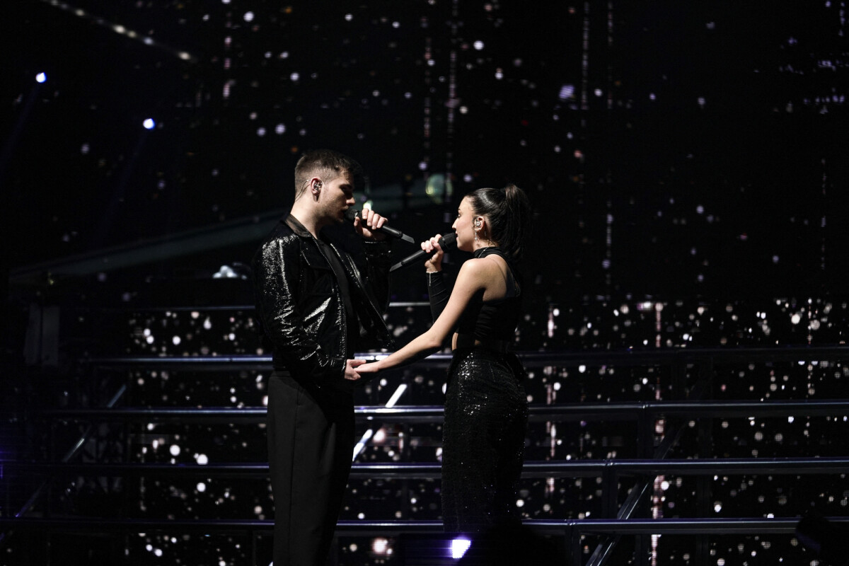 Photo : Julien Liebermann et Lénie Vacher lors du concert de la Star ...