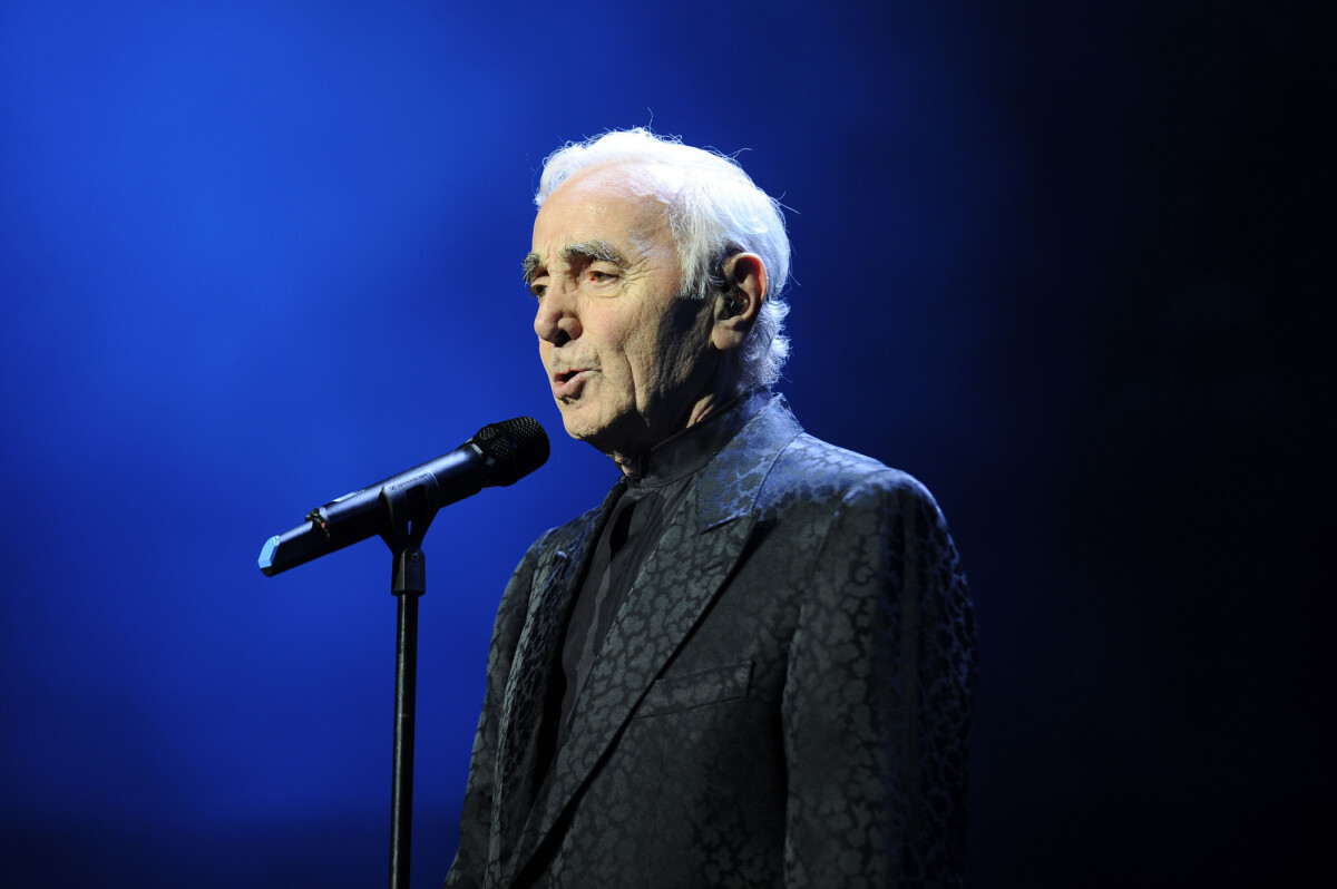 Photo : Charles Aznavour en concert au Royal Albert Hall a Londres. Le ...