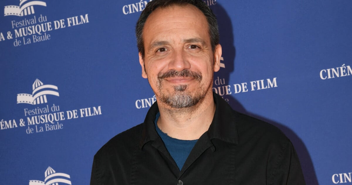 Alexandre Astier blessé, le visage abîmé, quelques heures avant la ...