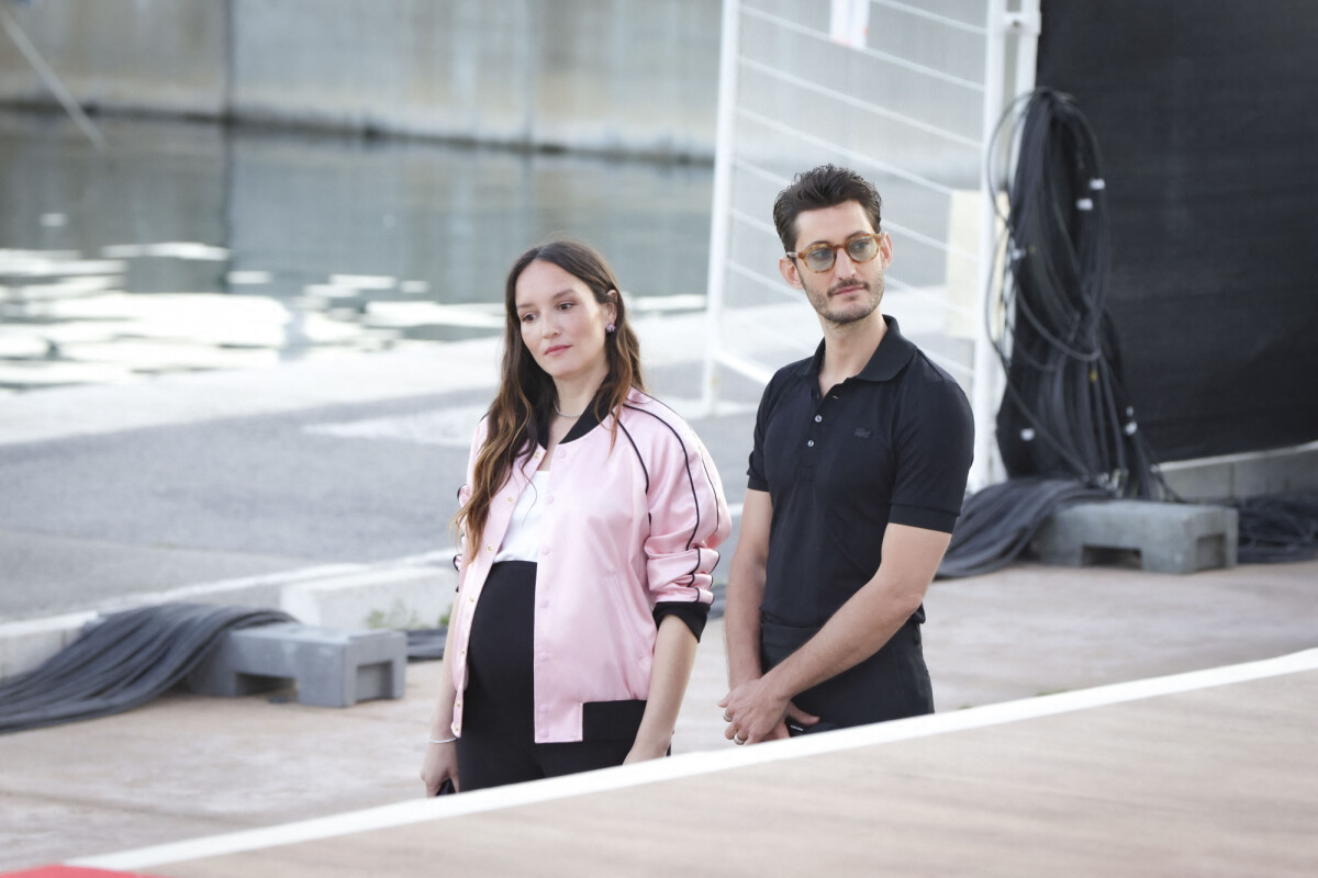 Photo : Exclusif - Pierre Niney, Anaïs Demoustier (enceinte) - Plateau ...