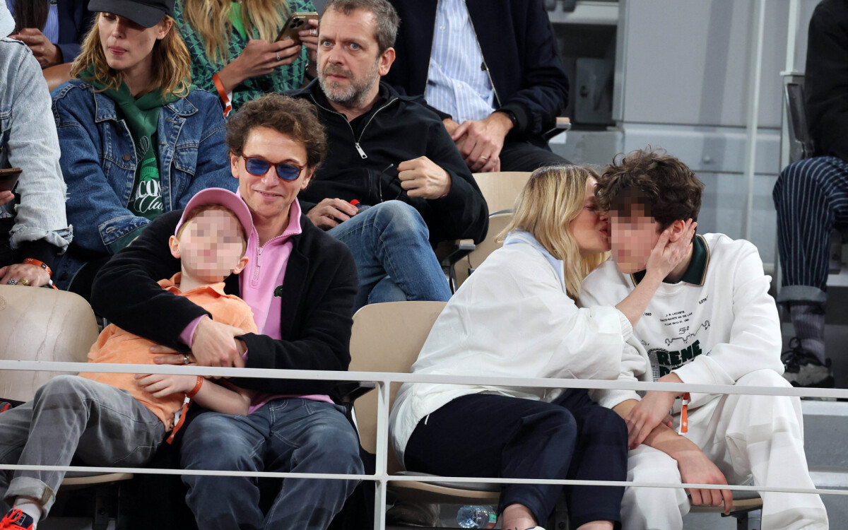 Photo : Le chanteur Raphaël, sa compagne Mélanie Thierry et leurs ...