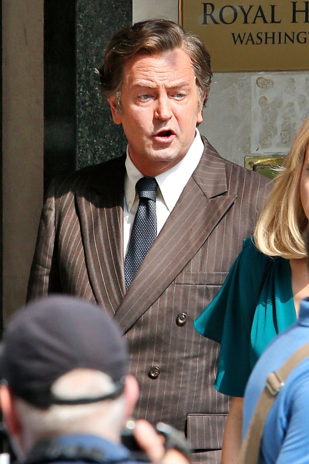 Photo : Matthew Perry, méconnaissable, sur le tournage de The Kennedys ...