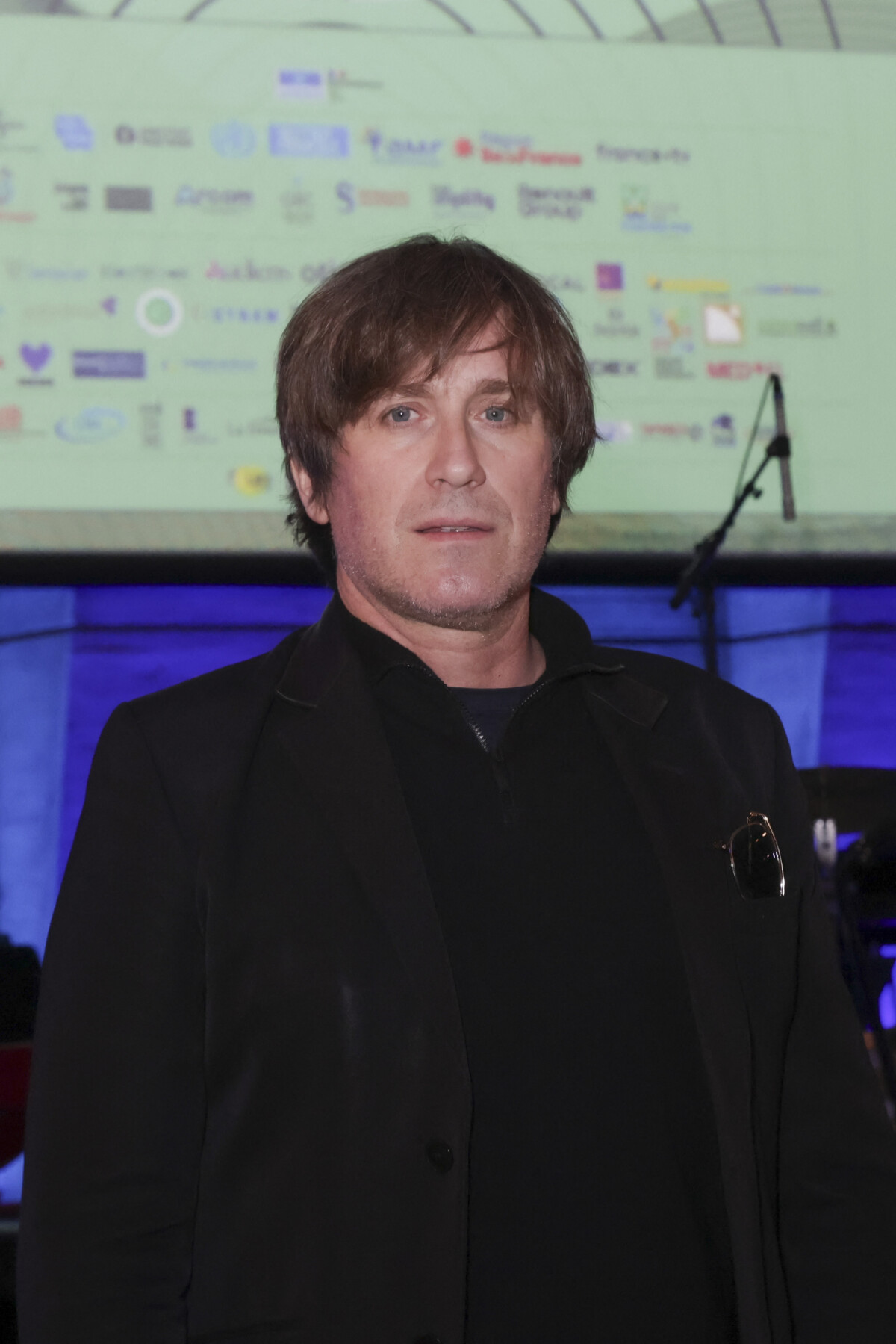 Vidéo : Thomas Dutronc et sa compagne, un moment suspendu en pleine ...