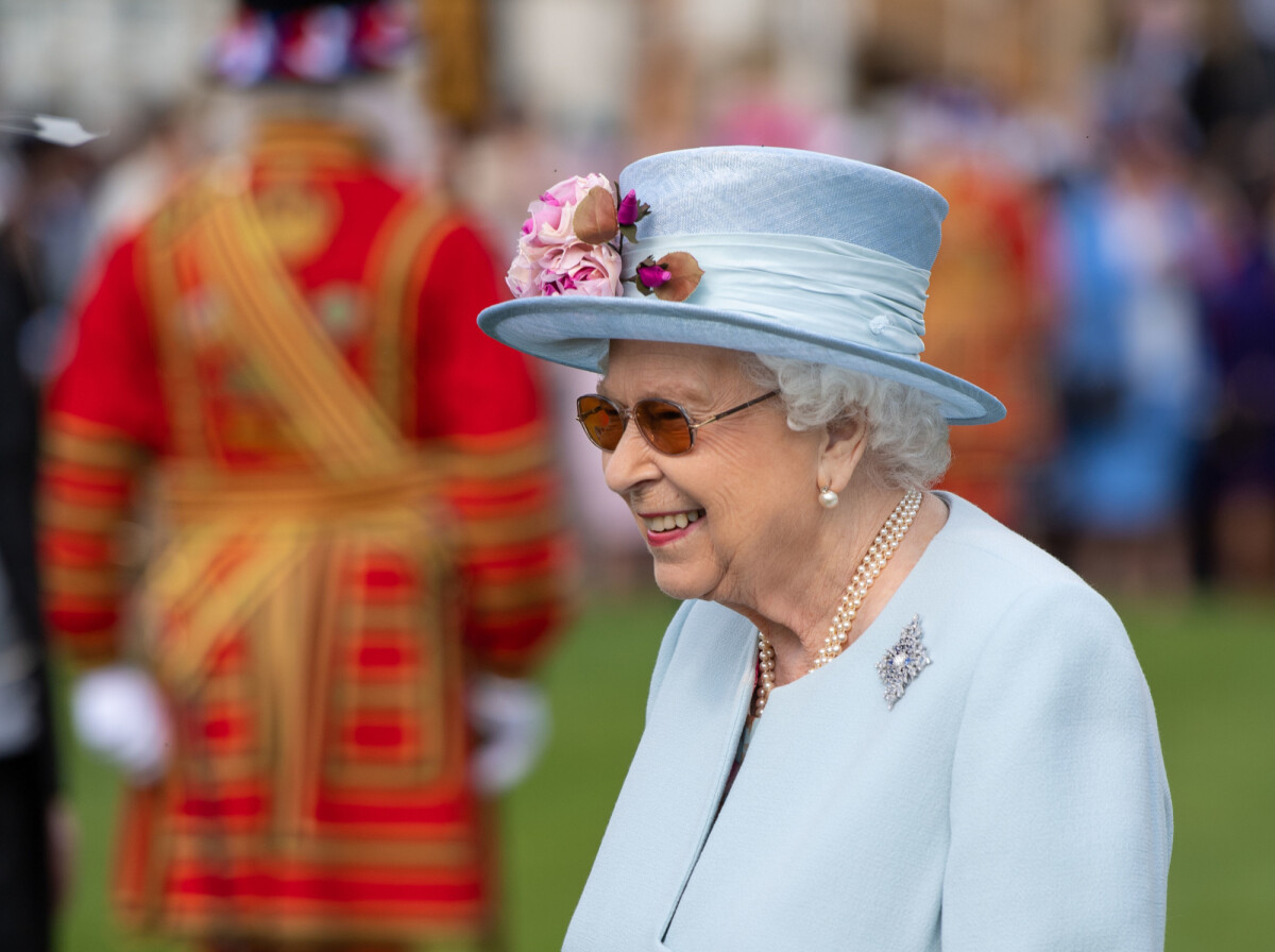 Photo : La reine Elisabeth II d'Angleterre lors de la garden-party ...