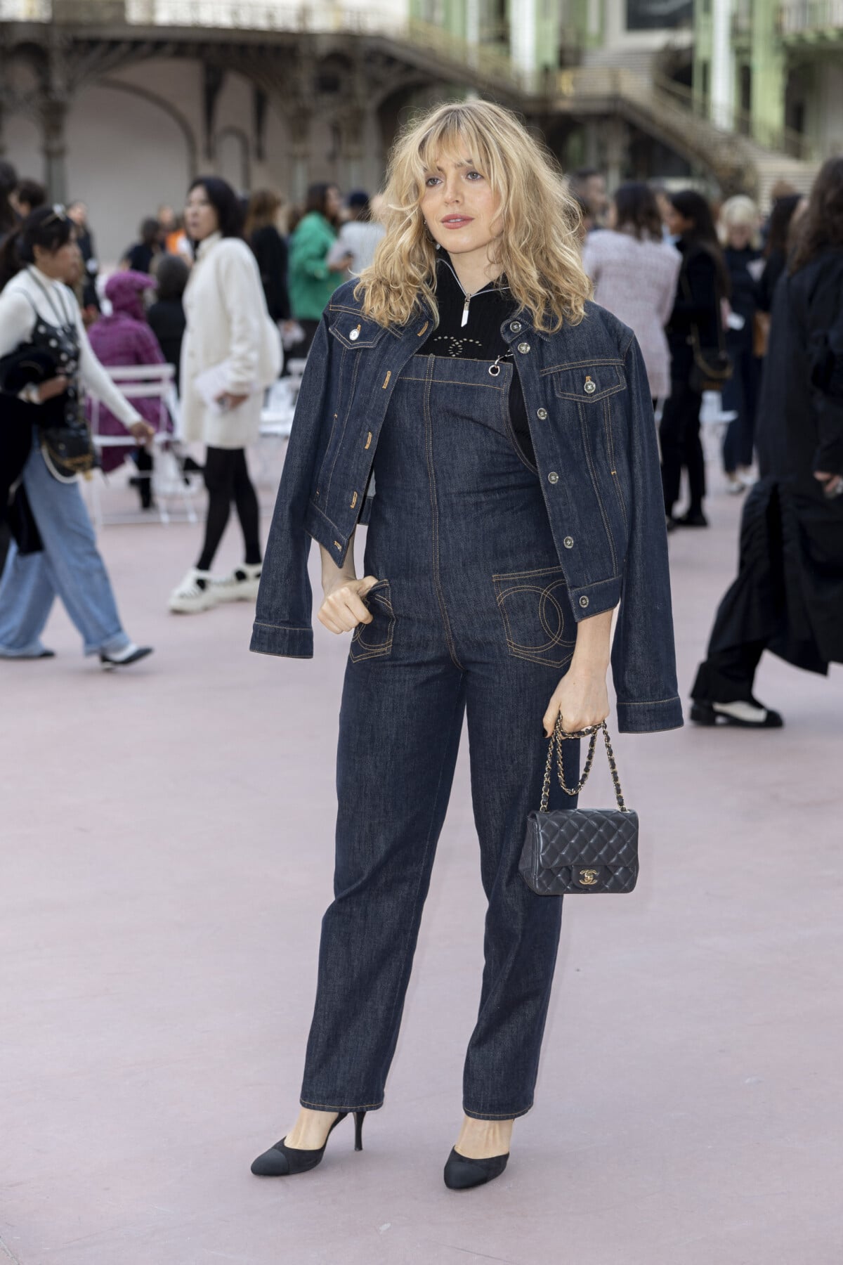 Photo : Bella Maclean au Front Row du défilé de mode féminine Chanel ...