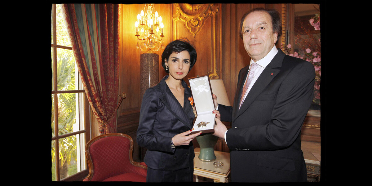 Photo : Rachida Dati décorée par l'ambassadeur du Royaume du Maroc en ...
