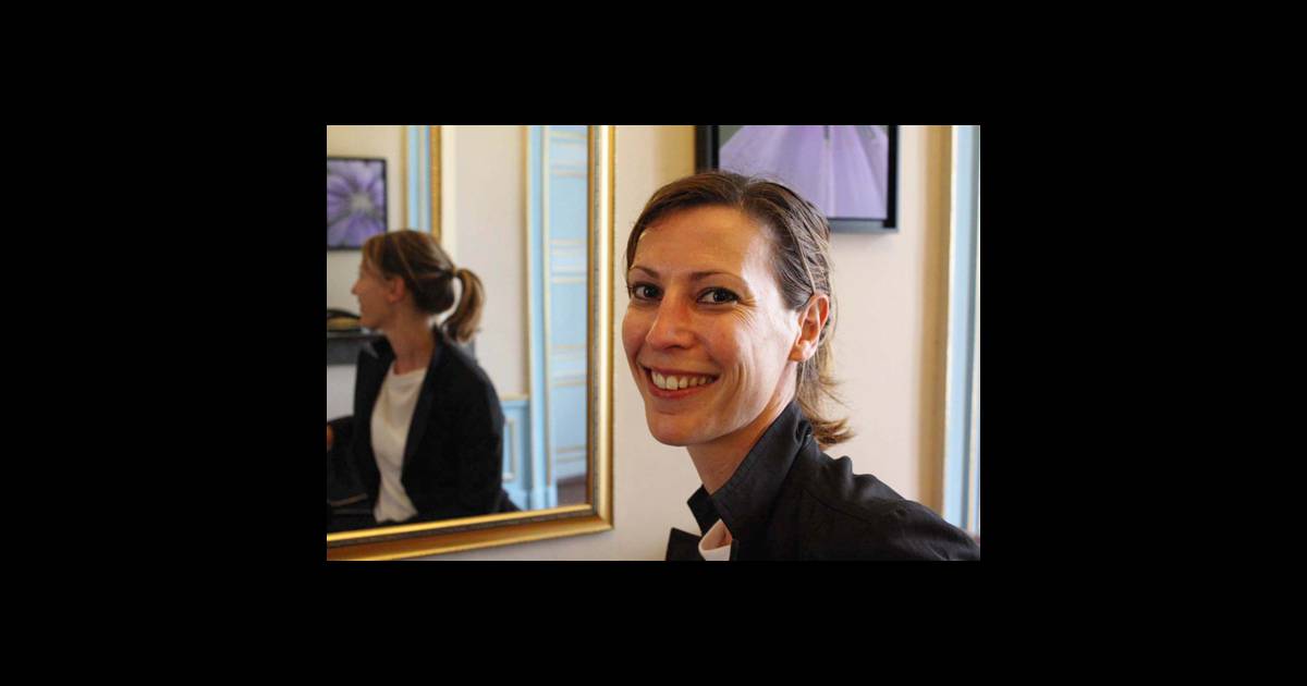 Maité, avant son relooking au salon de coiffure La Nouvelle Athènes ...
