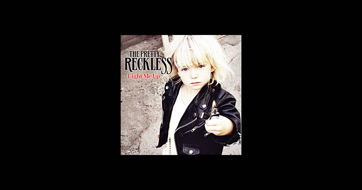 Pretty Reckless, album Light me up, le 6 décembre 2010 - Purepeople
