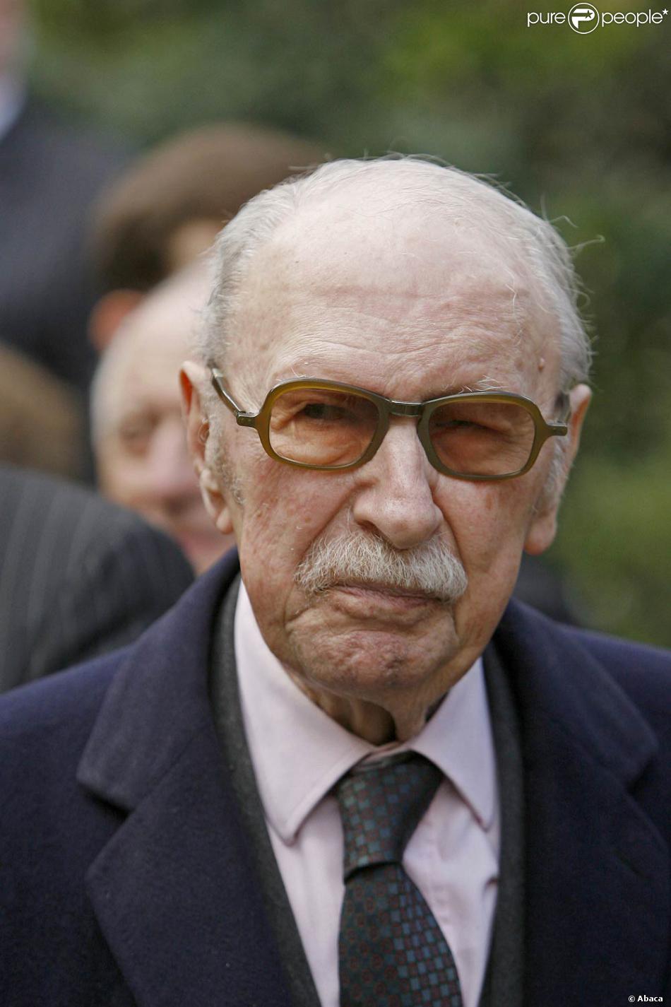 Jean Dutourd est mort à 91 ans, à Paris, le 17 janvier 2011. - Purepeople