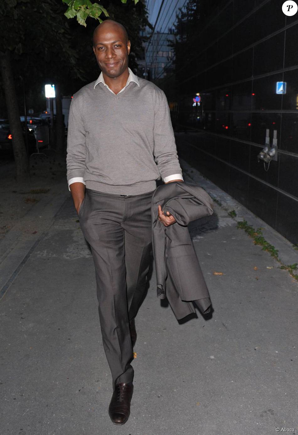 Harry Roselmack au JT de TF1 - Purepeople