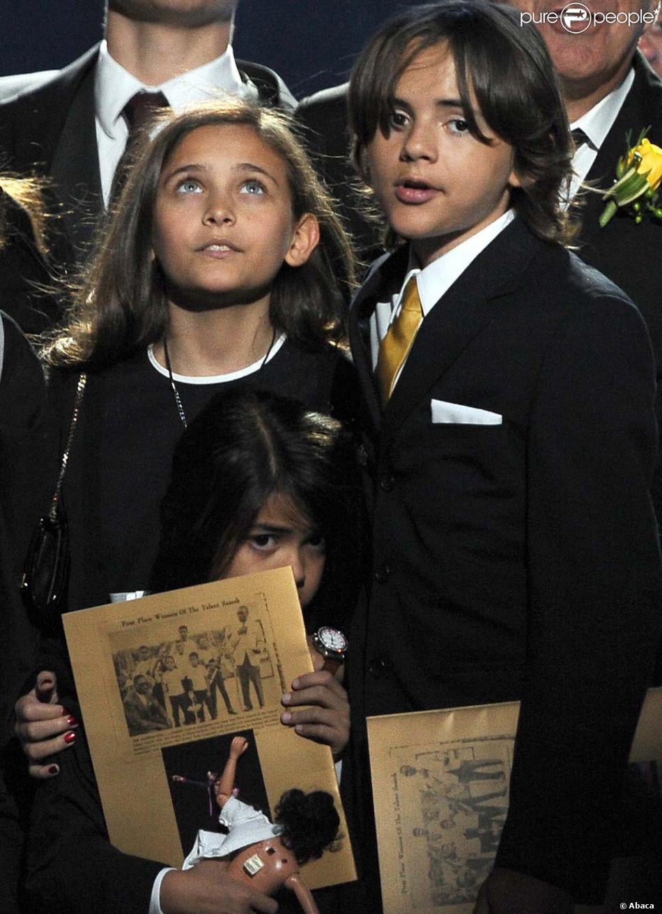 Les enfants de Michael Jackson, Prince, Paris et Blanket, pendant la ...