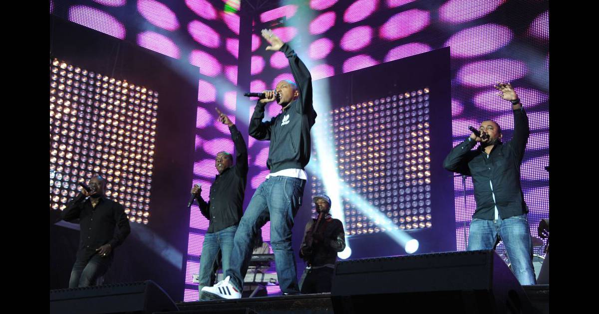 Magic System et Soprano lors du concert M6 Mobile Music Live à Issy-Les ...