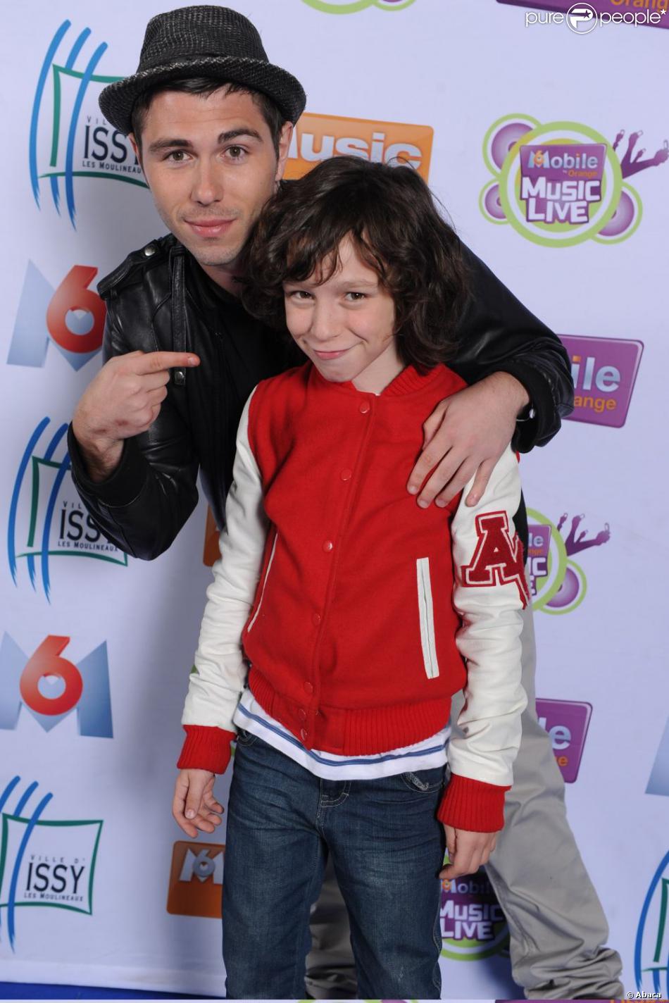 Gary Fico et Leo Rispal au concert M6 Music Mobile à Issy-les ...