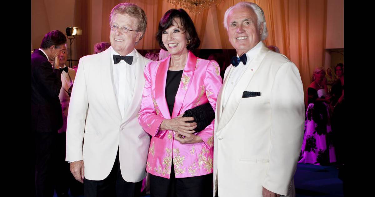 Denise Fabre, son mari Francis et Yves Piaget au 63e bal de la Croix ... Denise Fabre, son mari Francis et Yves Piaget au 63e bal de la Croix ...