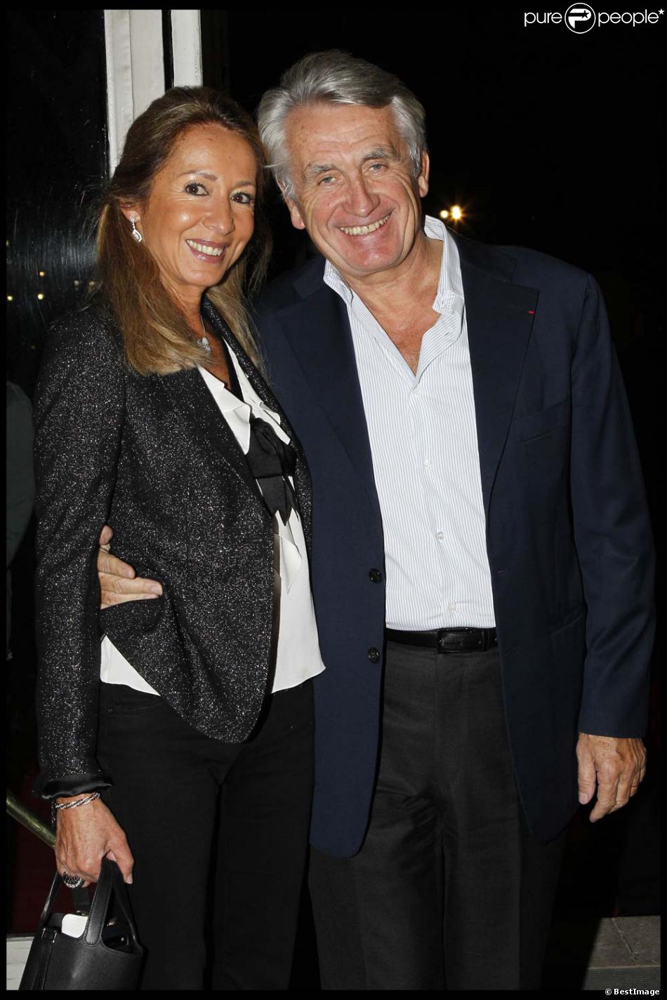 Nicole et Gilbert Coullier à la première de Cabaret au Théâtre de ...