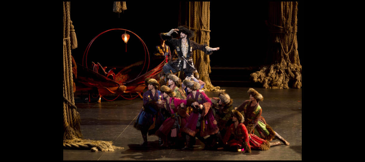 Photo : Représentation du ballet La Source à l'Opéra Garnier le 3 ...