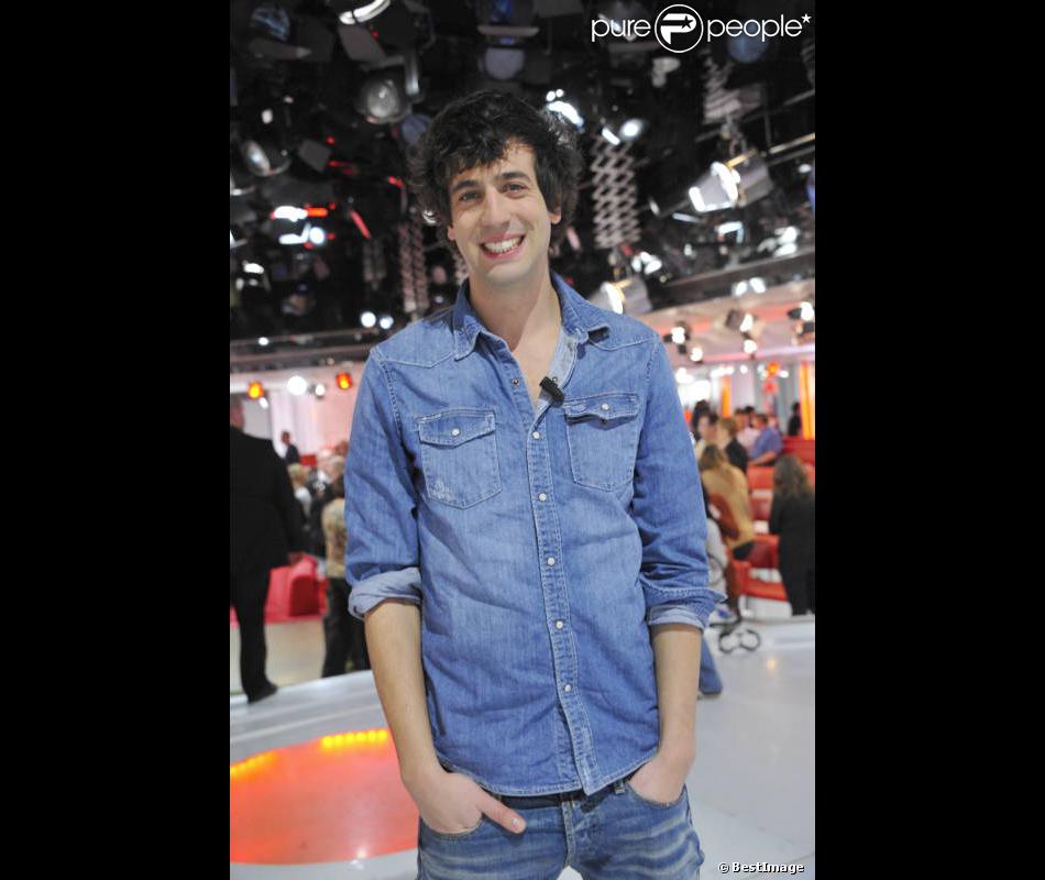 Max Boublil lors de l'émission Vivement Dimanche spécial La Vérité si ...