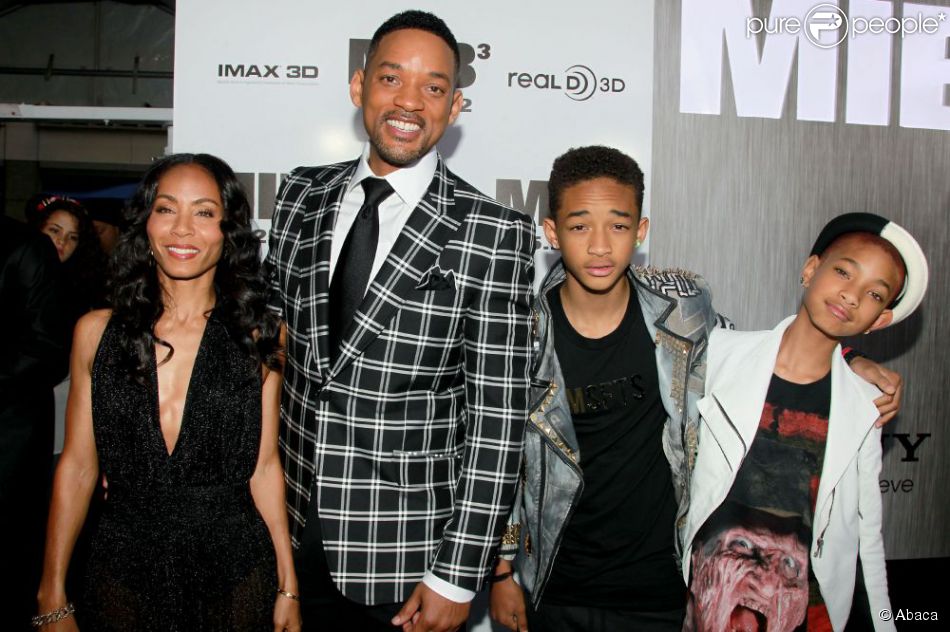 Willow Smith entourée de sa famille, Will Smith, Jada Pinkette et Jaden ...