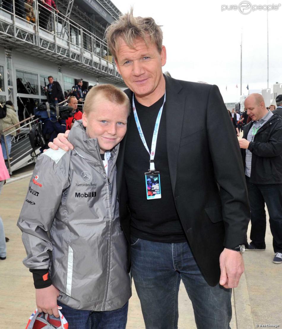 Gordon Ramsay et son fils Jack dans le paddock du Grand Prix de Formule ...