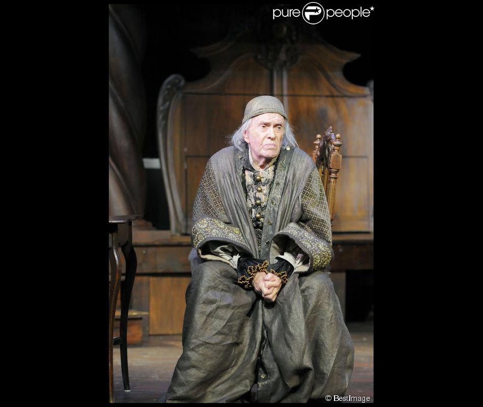 Robert Hirsch jouant la pièce La Serva Amorosa en 2009 - Purepeople