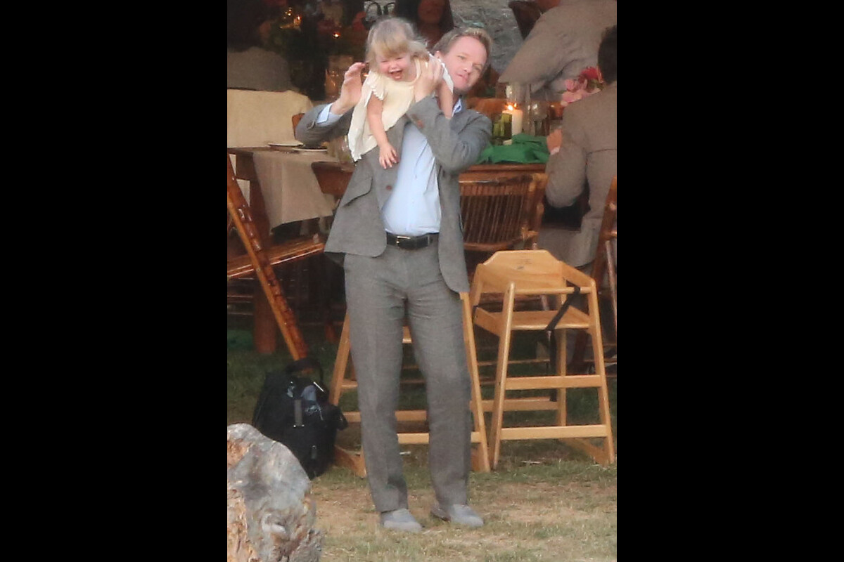 Photo : Neil Patrick Harris s'amuse avec sa fille Harper Grace au ...