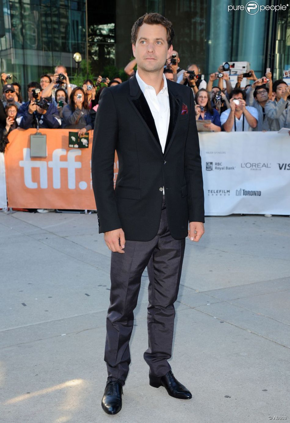 Joshua Jackson à la première du film Inescapable au Festival ...