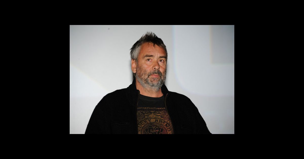 Luc Besson en avril 2012 - Purepeople