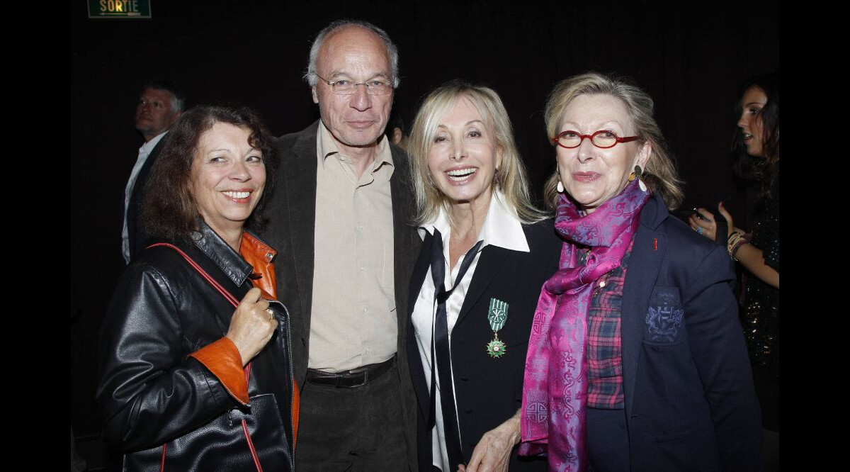 Photo : Arlette Gordon "Officier des Arts et Lettres" entre ses amis à ...