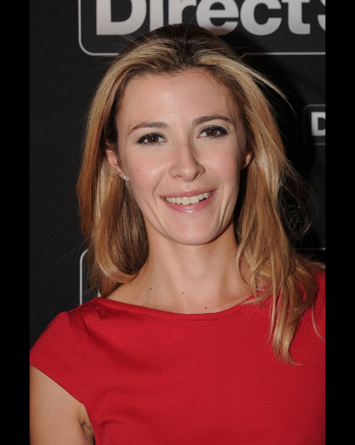 Vidéo : Elisabeth Bost à Paris le 1er septembre 2010. - Purepeople