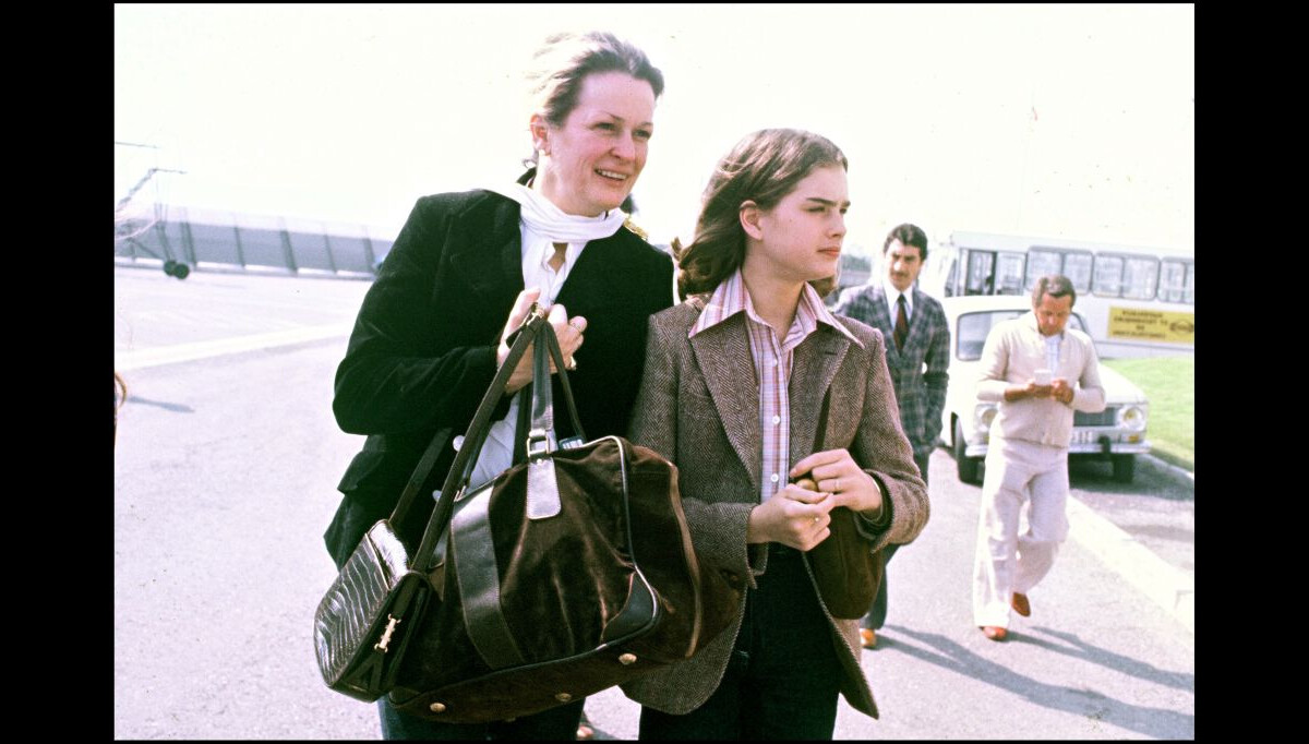 Photo : Teri Shields et sa mère Brooke à Cannes en 1978 - Purepeople