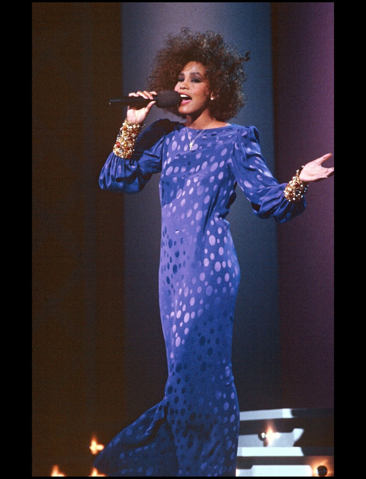 Photo : Whitney Houston en 1986. - Ode (Purepeople)