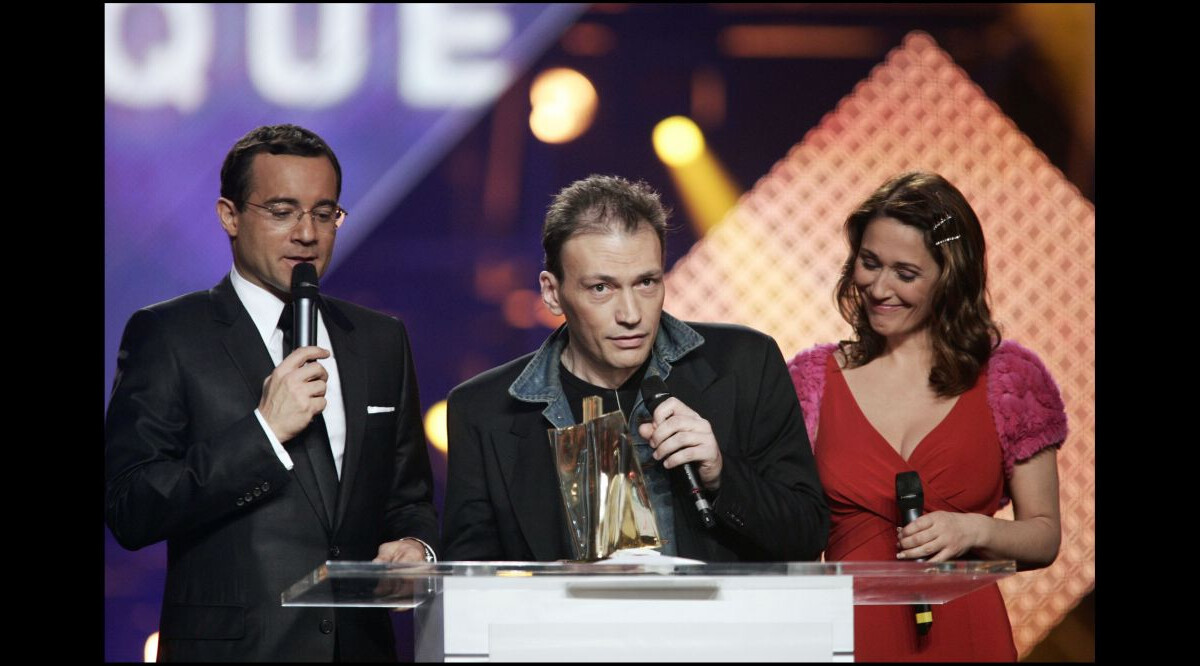 Photo : Daniel Darc reçoit une Victoire de la Musique pour l'album ...