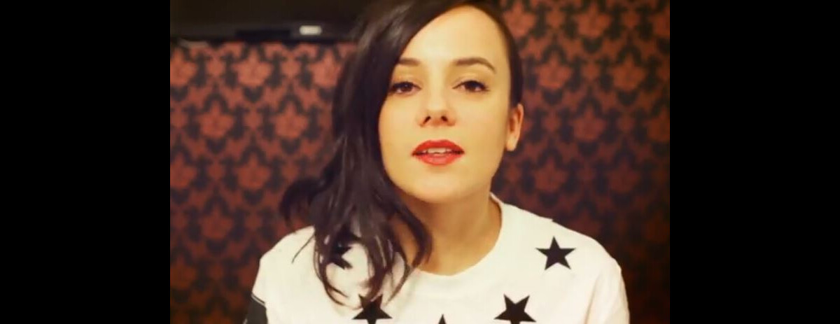 Photo : Alizée discute du coffret collector de son nouvel album ...