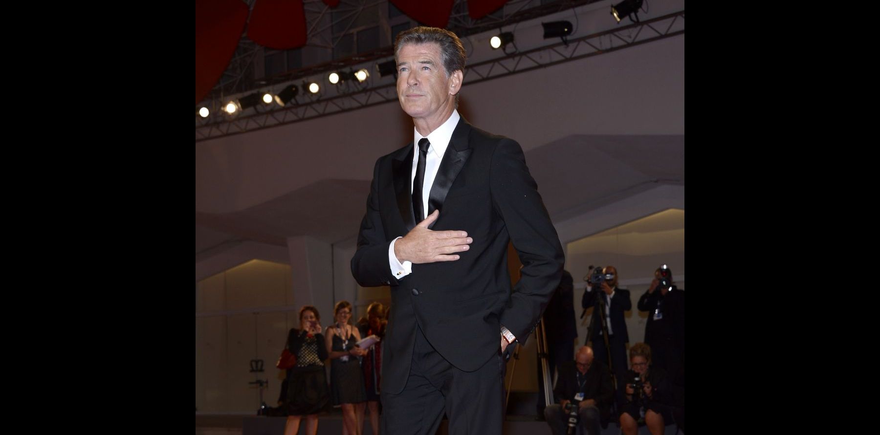 Pierce Brosnan ouvre son coeur sur la mort de sa première femme ...