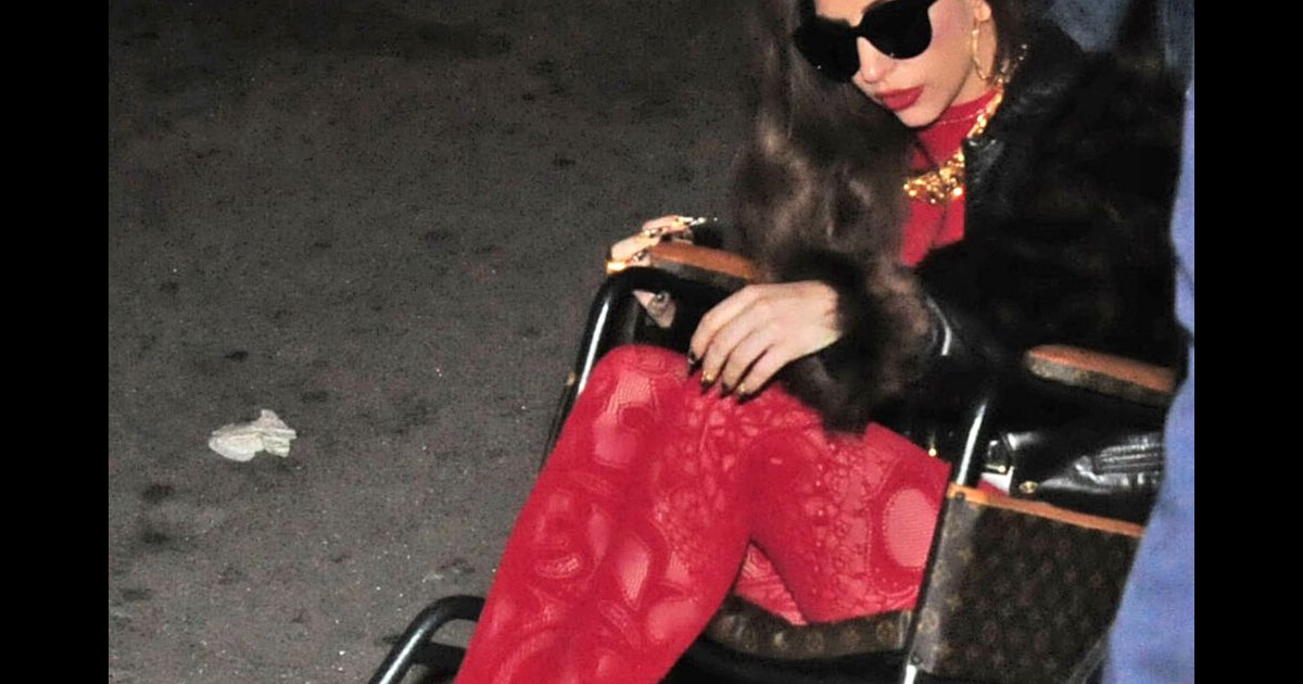 Lady Gaga, en deuil de son grand-père, dit aussi adieu à son fauteuil ...