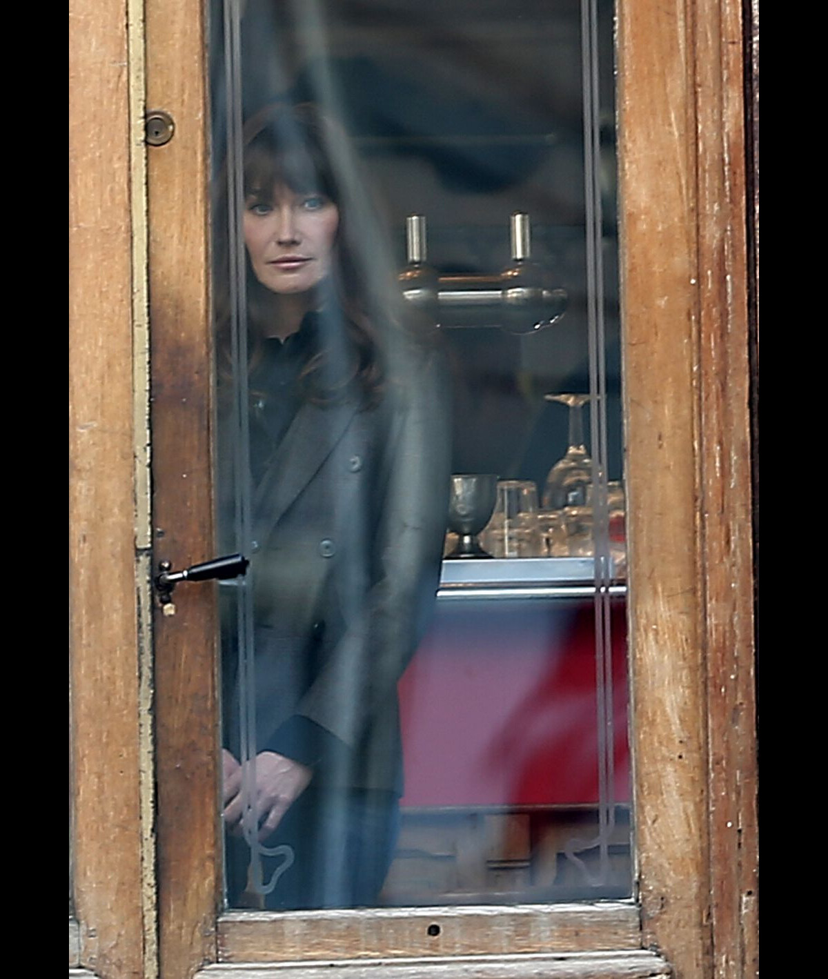 Photo : Carla Bruni tourne le clip de sa chanson "Raymond" pour son ...