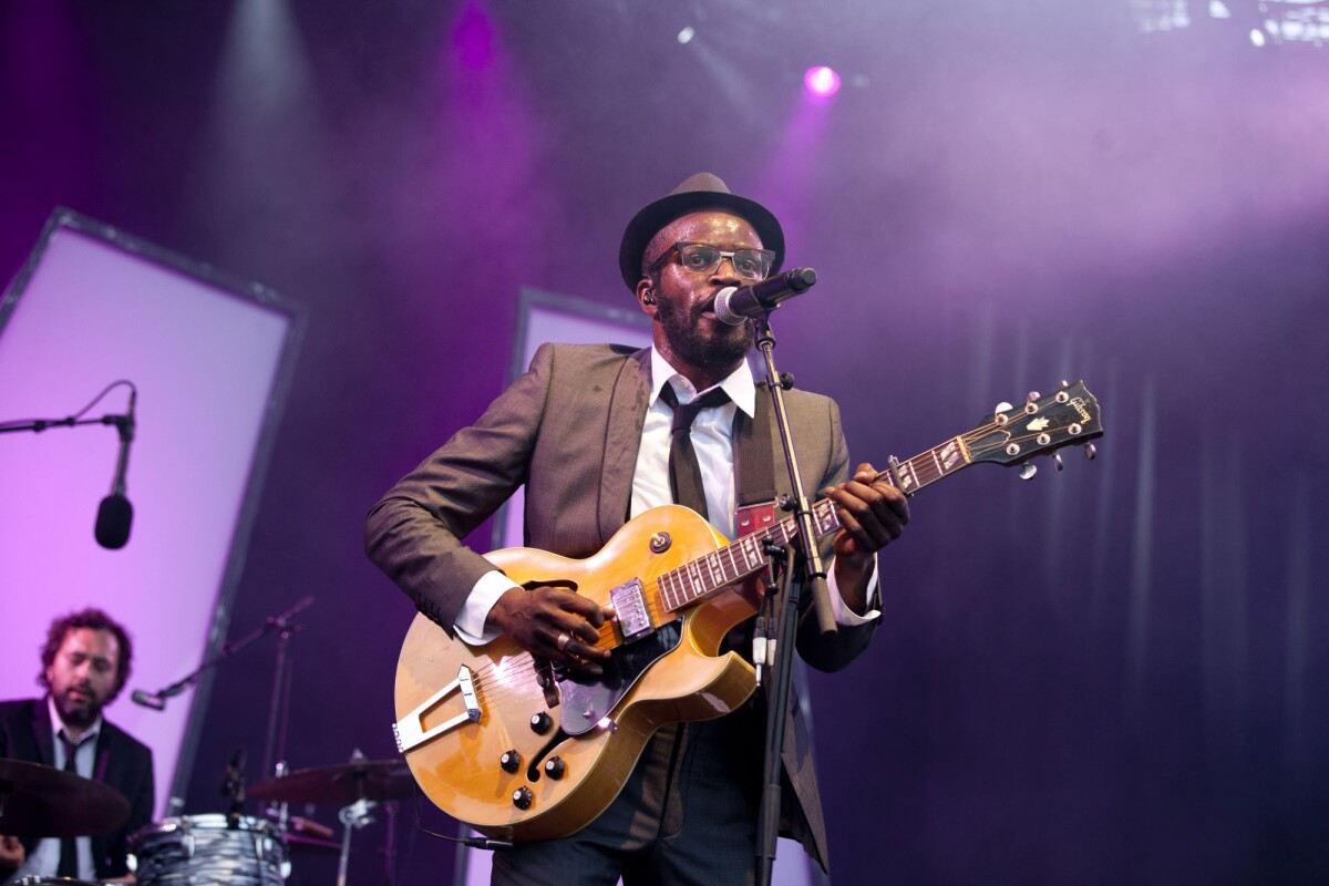 Photo : Le chanteur Tété en concert lors du Festival Crazy Week à Nice ...