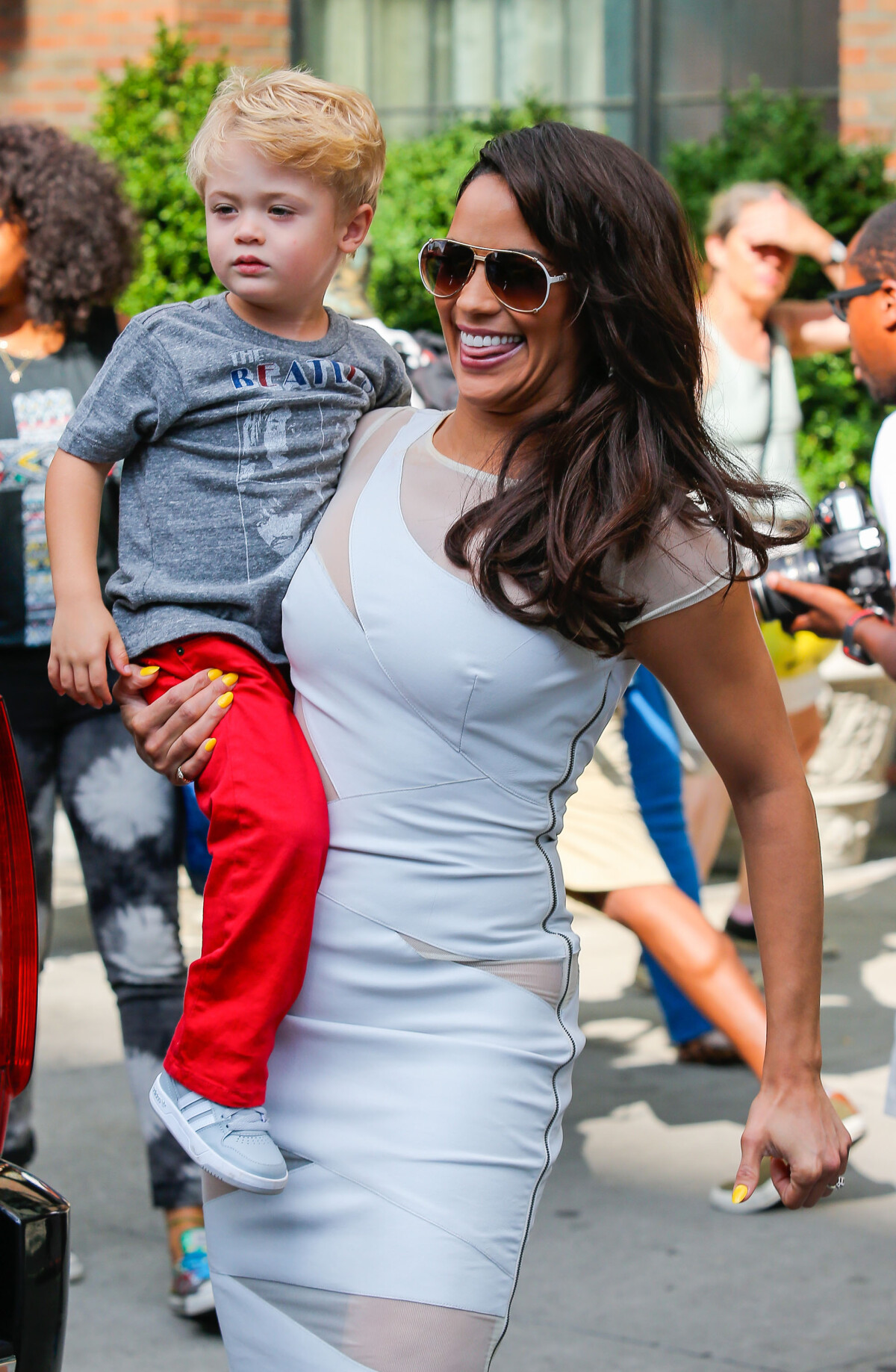 Photo : Paula Patton à la sortie de son hôtel avec son fils Julian à ...