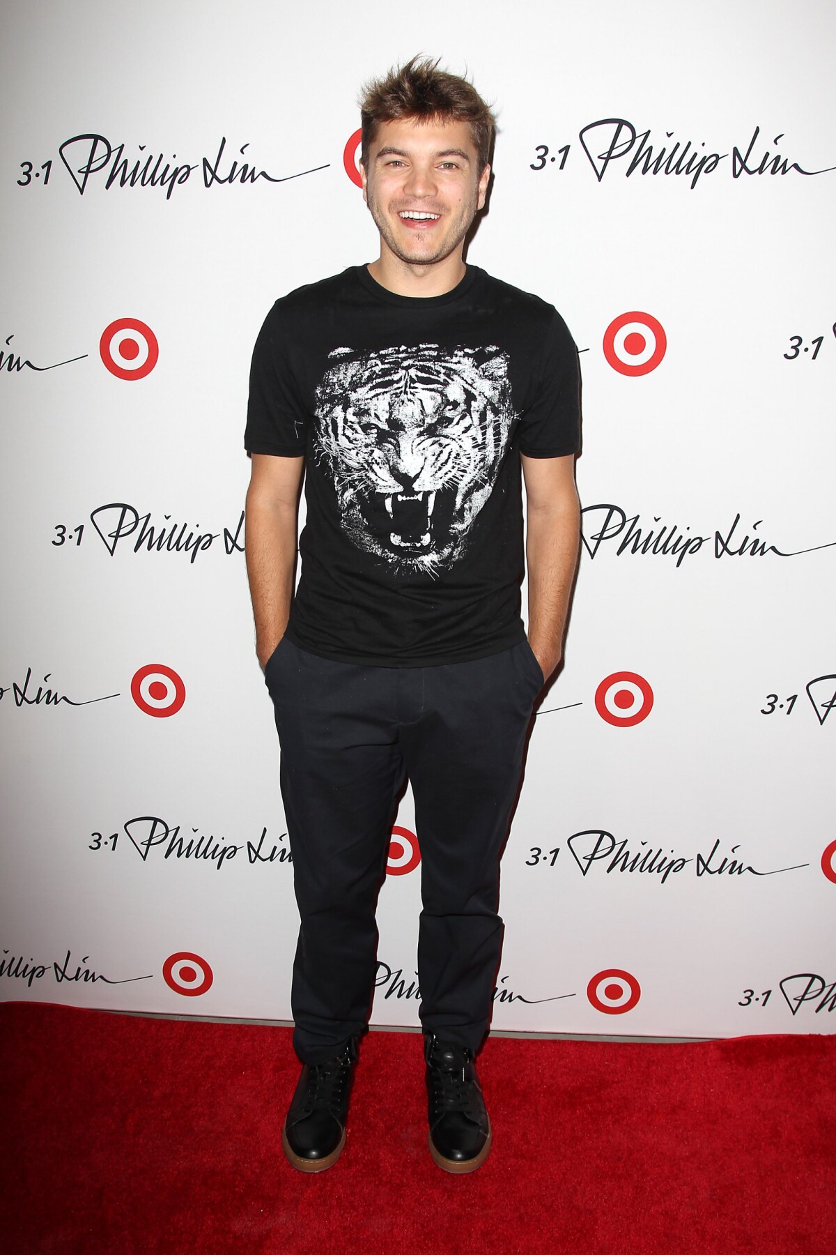 Photo : Emile Hirsch assistent au lancement de la collection 3.1 Phillip Lim For Target au ...